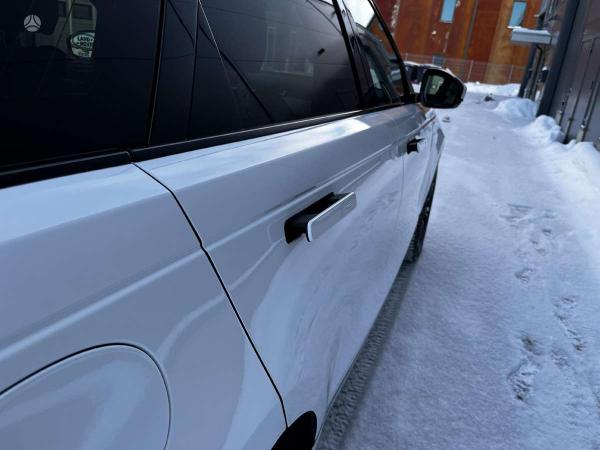 Balts Land Rover Range Rover Velar 2019 Tallina, ar dzinēja tilpumu 2.00 L un nobraukumu 153 tūkst. km par 32500 €, foto 8 vietnē AUTOMOTO.COM.LV