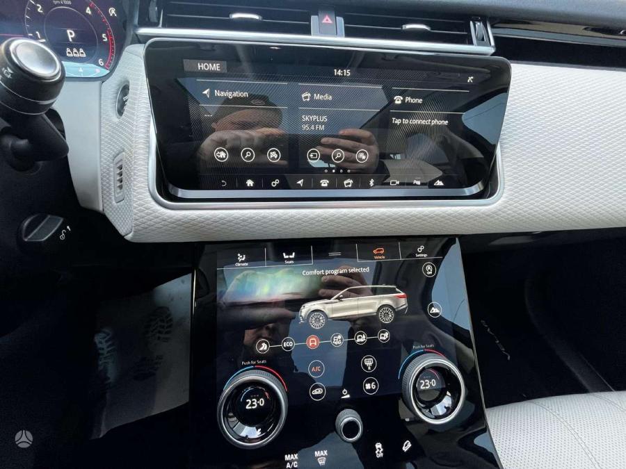 White Land Rover Range Rover Velar 2019 in Tallinn, with an engine capacity of 2.00 L and mileage of 153 thousand km for 32500 €, photo 21 on AUTOMOTO.COM.LV