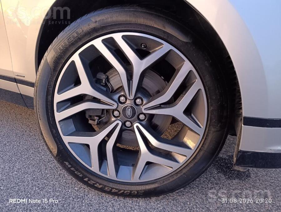 Yellow Land Rover Range Rover Velar 2018 in Riga, with an engine capacity of 3.00 L and mileage of 115 thousand km for 23990 €, photo 9 on AUTOMOTO.COM.LV