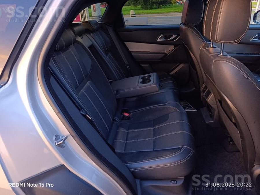 Yellow Land Rover Range Rover Velar 2018 in Riga, with an engine capacity of 3.00 L and mileage of 115 thousand km for 23990 €, photo 19 on AUTOMOTO.COM.LV