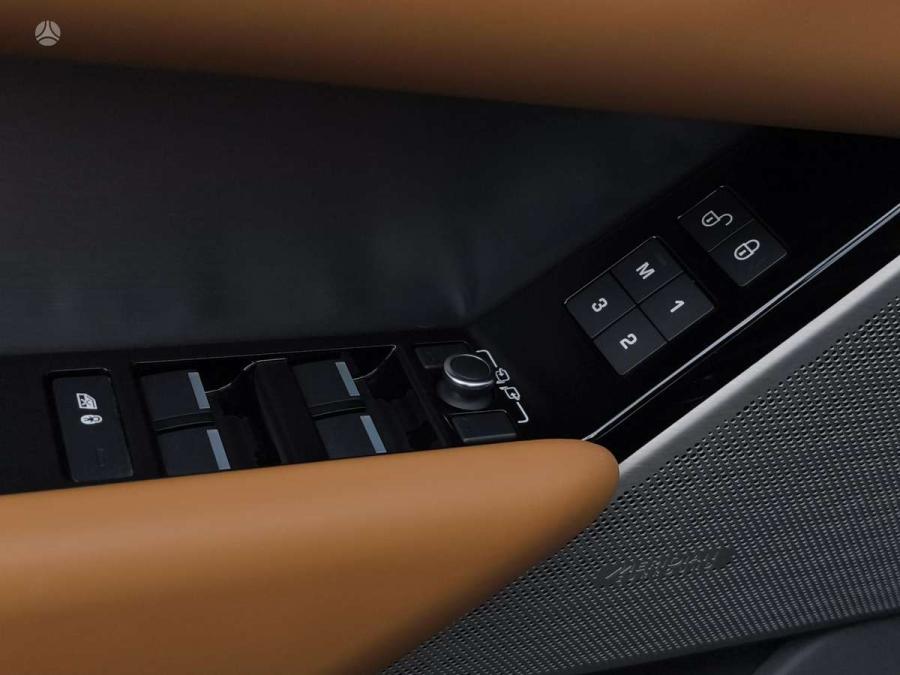 Yellow Land Rover Range Rover Velar 2020 in Vilnius, with an engine capacity of 3.00 L and mileage of 67 thousand km for 29999 €, photo 15 on AUTOMOTO.COM.LV