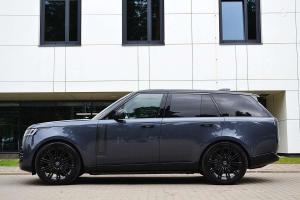 Violets Land Rover Range Rover 2025 Rīga, ar dzinēja tilpumu 3.00 L un nobraukumu 13 tūkst. km par 162140 €, foto 5 vietnē AUTOMOTO.COM.LV