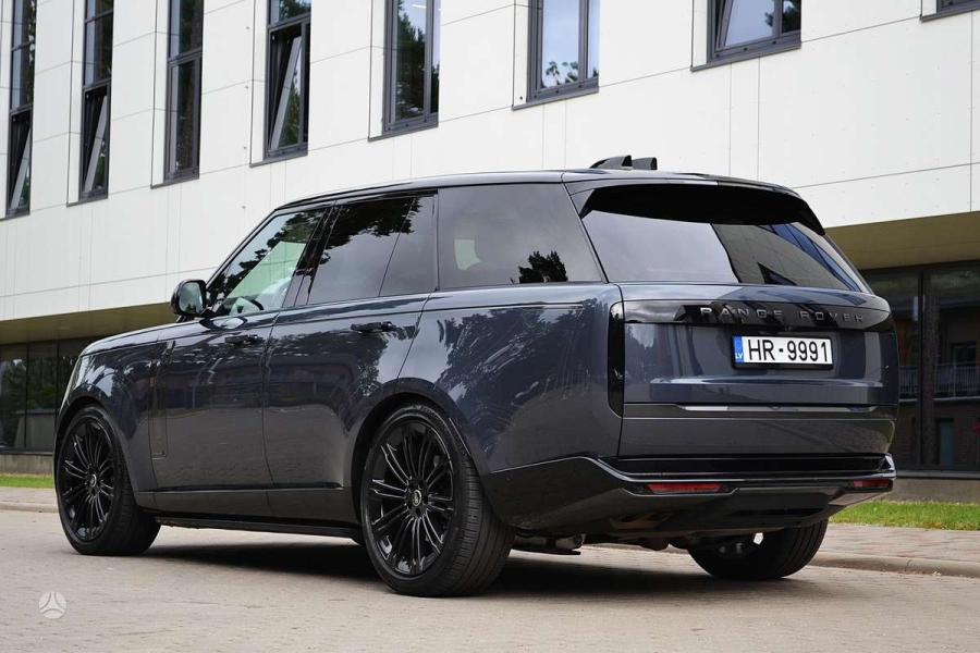 Violets Land Rover Range Rover 2025 Rīga, ar dzinēja tilpumu 3.00 L un nobraukumu 13 tūkst. km par 162140 €, foto 7 vietnē AUTOMOTO.COM.LV