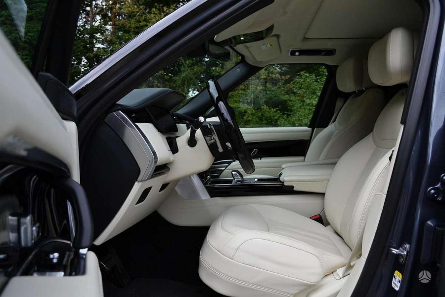 Violets Land Rover Range Rover 2025 Rīga, ar dzinēja tilpumu 3.00 L un nobraukumu 13 tūkst. km par 162140 €, foto 9 vietnē AUTOMOTO.COM.LV