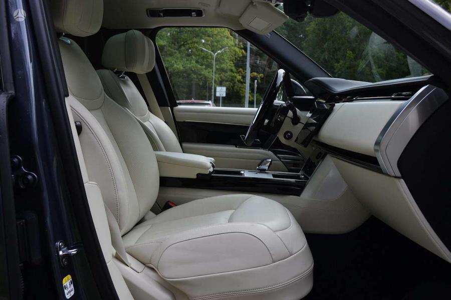 Violets Land Rover Range Rover 2025 Rīga, ar dzinēja tilpumu 3.00 L un nobraukumu 13 tūkst. km par 162140 €, foto 10 vietnē AUTOMOTO.COM.LV