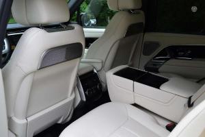 Violets Land Rover Range Rover 2025 Rīga, ar dzinēja tilpumu 3.00 L un nobraukumu 13 tūkst. km par 162140 €, foto 13 vietnē AUTOMOTO.COM.LV