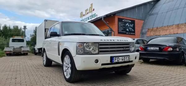 White Land Rover Range Rover 2004 in Valmiera, with an engine capacity of 3.00 L and mileage of 360 thousand km for 4200 €, photo 1 on AUTOMOTO.COM.LV