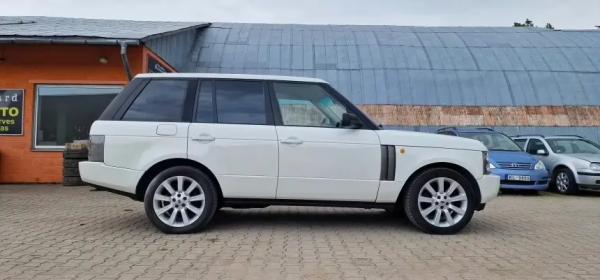 White Land Rover Range Rover 2004 in Valmiera, with an engine capacity of 3.00 L and mileage of 360 thousand km for 4200 €, photo 4 on AUTOMOTO.COM.LV