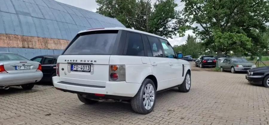 Balts Land Rover Range Rover 2004 Valmiera, ar dzinēja tilpumu 3.00 L un nobraukumu 360 tūkst. km par 4200 €, foto 6 vietnē AUTOMOTO.COM.LV