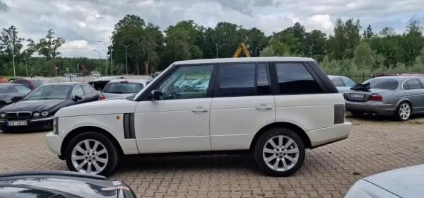 White Land Rover Range Rover 2004 in Valmiera, with an engine capacity of 3.00 L and mileage of 360 thousand km for 4200 €, photo 7 on AUTOMOTO.COM.LV