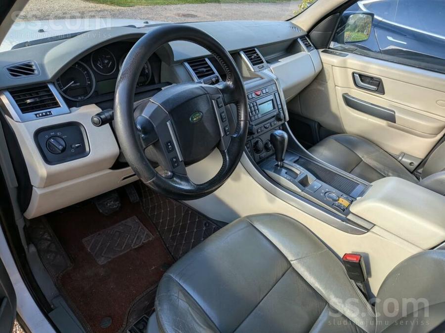White Land Rover Range Rover 2006 in Cesis, with an engine capacity of 2.70 L and mileage of 348 thousand km for 3800 €, photo 4 on AUTOMOTO.COM.LV