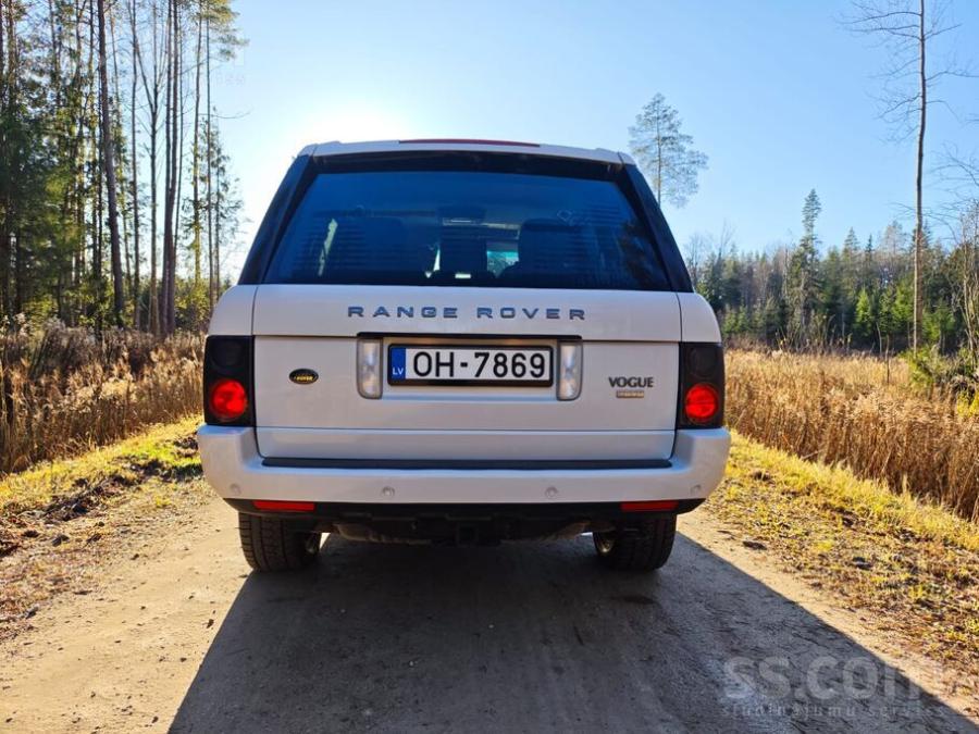 White Land Rover Range Rover 2008 in Riga, with an engine capacity of 3.60 L and mileage of 278 thousand km for 7630 €, photo 5 on AUTOMOTO.COM.LV