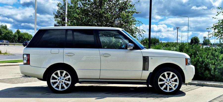 White Land Rover Range Rover 2008 in Vilnius, with an engine capacity of 3.63 L and mileage of 23 thousand km for 8900 €, photo 6 on AUTOMOTO.COM.LV