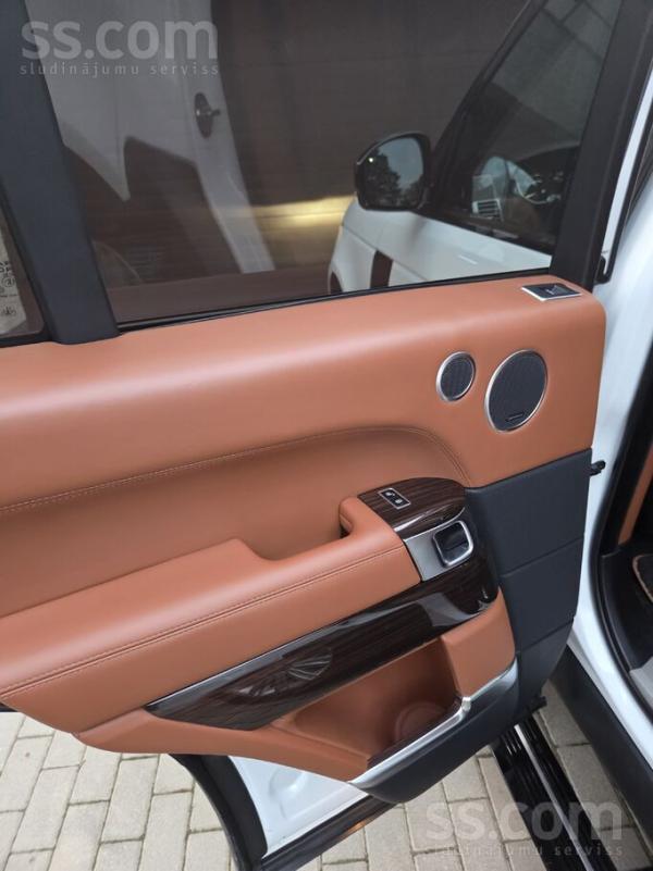 Balts Land Rover Range Rover 2014 Jūrmala, ar dzinēja tilpumu 4.40 L un nobraukumu 185 tūkst. km par 26200 €, foto 8 vietnē AUTOMOTO.COM.LV