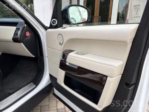 White Land Rover Range Rover 2014 in Jelgava, with an engine capacity of 5.00 L and mileage of 175 thousand km for 28500 €, photo 29 on AUTOMOTO.COM.LV