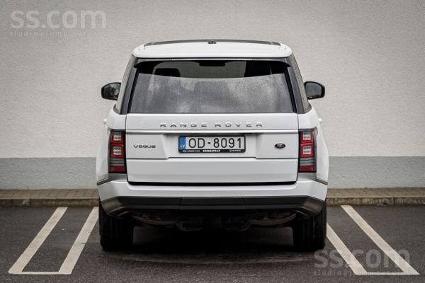 White Land Rover Range Rover 2015 in Riga, with an engine capacity of 3.00 L and mileage of 0 thousand km for 20500 €, photo 5 on AUTOMOTO.COM.LV