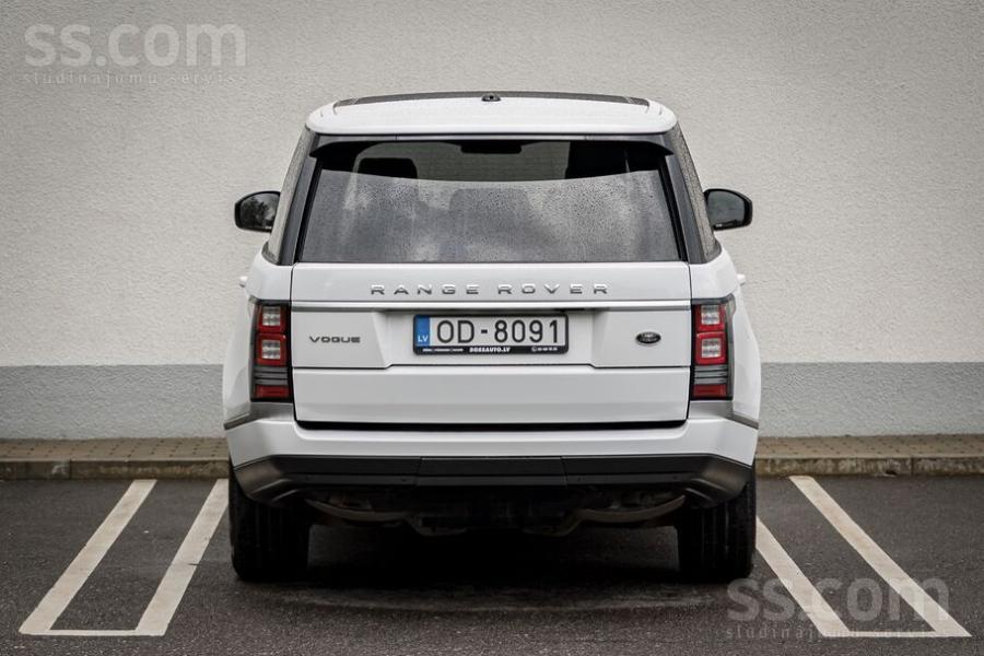 White Land Rover Range Rover 2015 in Riga, with an engine capacity of 3.00 L and mileage of 0 thousand km for 20500 €, photo 5 on AUTOMOTO.COM.LV