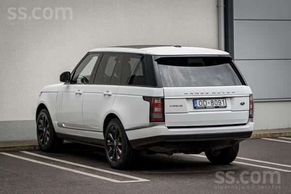 White Land Rover Range Rover 2015 in Riga, with an engine capacity of 3.00 L and mileage of 0 thousand km for 20500 €, photo 6 on AUTOMOTO.COM.LV
