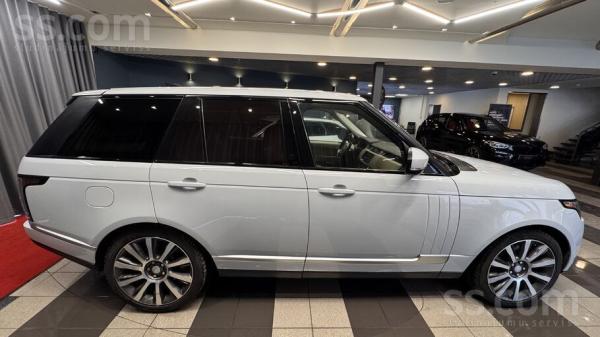 White Land Rover Range Rover 2017 in Riga, with an engine capacity of 3.00 L and mileage of 131 thousand km for 32990 €, photo 4 on AUTOMOTO.COM.LV