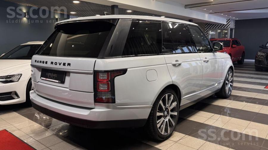 White Land Rover Range Rover 2017 in Riga, with an engine capacity of 3.00 L and mileage of 131 thousand km for 32990 €, photo 5 on AUTOMOTO.COM.LV