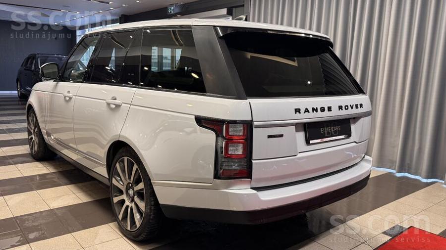 White Land Rover Range Rover 2017 in Riga, with an engine capacity of 3.00 L and mileage of 131 thousand km for 32990 €, photo 6 on AUTOMOTO.COM.LV