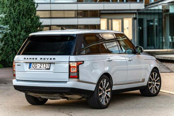 White Land Rover Range Rover 2017 in Klaipeda, with an engine capacity of 3.00 L and mileage of 130 thousand km for 32999 €, photo 8 on AUTOMOTO.COM.LV