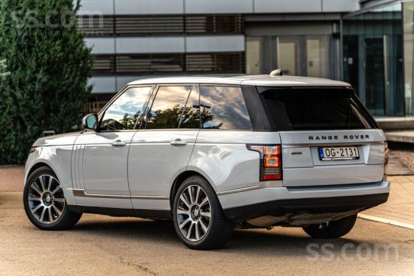 Balts Land Rover Range Rover 2017 Rīga, ar dzinēja tilpumu 3.00 L un nobraukumu 135 tūkst. km par 30500 €, foto 5 vietnē AUTOMOTO.COM.LV