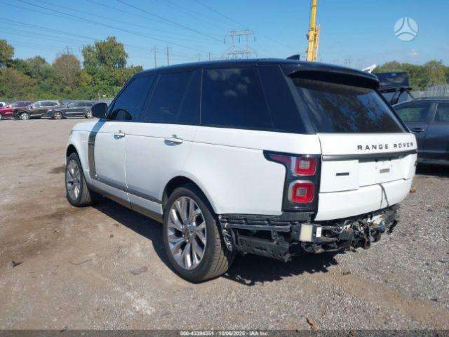 White Land Rover Range Rover 2018 in Klaipeda, with an engine capacity of 5.00 L and mileage of 90 thousand km for 16000 €, photo 3 on AUTOMOTO.COM.LV