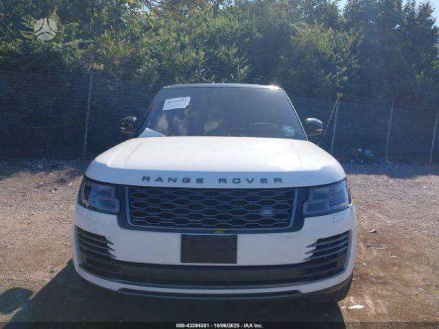 White Land Rover Range Rover 2018 in Klaipeda, with an engine capacity of 5.00 L and mileage of 90 thousand km for 16000 €, photo 13 on AUTOMOTO.COM.LV