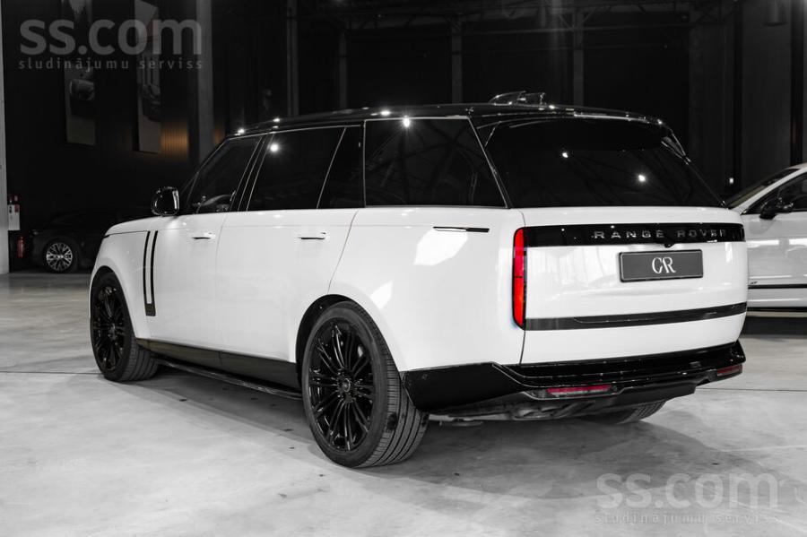 White Land Rover Range Rover 2025 in Riga, with an engine capacity of 4.40 L and mileage of 11 thousand km for 177710 €, photo 7 on AUTOMOTO.COM.LV
