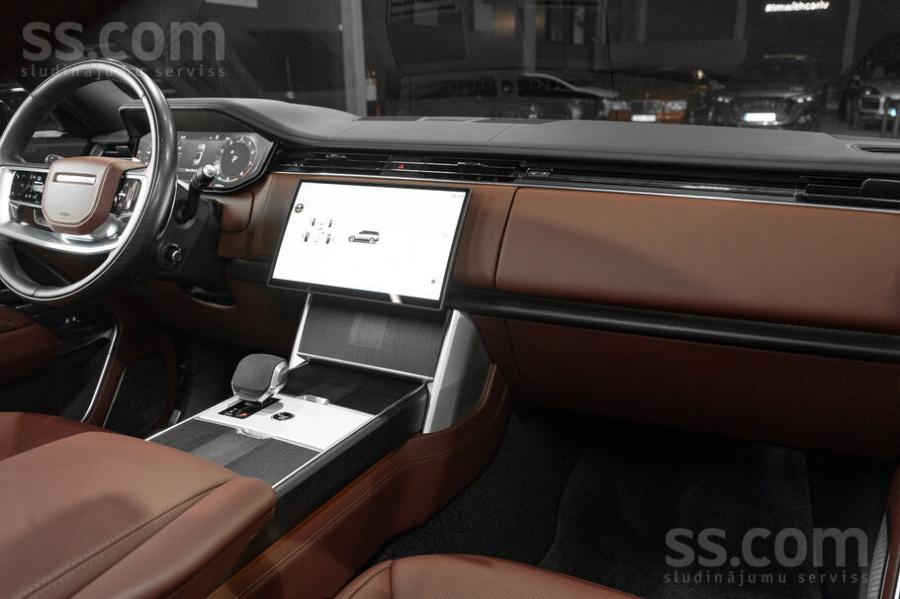 White Land Rover Range Rover 2025 in Riga, with an engine capacity of 4.40 L and mileage of 11 thousand km for 177710 €, photo 14 on AUTOMOTO.COM.LV