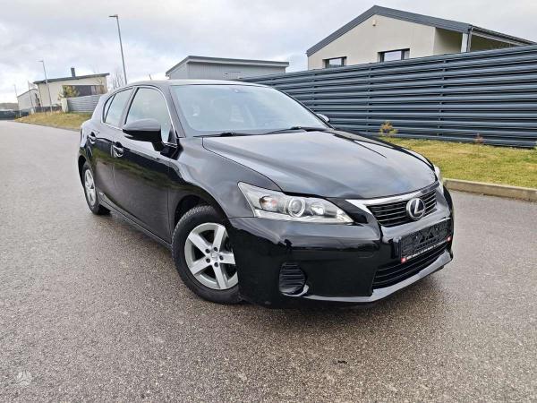 Black Lexus CT 200h 2011 in Vilnius, with an engine capacity of 1.80 L and mileage of 247 thousand km for 7450 €, photo 3 on AUTOMOTO.COM.LV