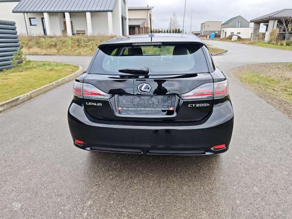 Black Lexus CT 200h 2011 in Vilnius, with an engine capacity of 1.80 L and mileage of 247 thousand km for 7450 €, photo 6 on AUTOMOTO.COM.LV