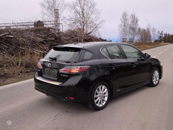 Melns Lexus CT 200h 2011 Kauņa, ar dzinēja tilpumu 1.80 L un nobraukumu 255 tūkst. km par 7989 €, foto 4 vietnē AUTOMOTO.COM.LV