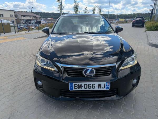 Melns Lexus CT 200h 2011 Viļņa, ar dzinēja tilpumu 1.80 L un nobraukumu 276 tūkst. km par 7800 €, foto 3 vietnē AUTOMOTO.COM.LV