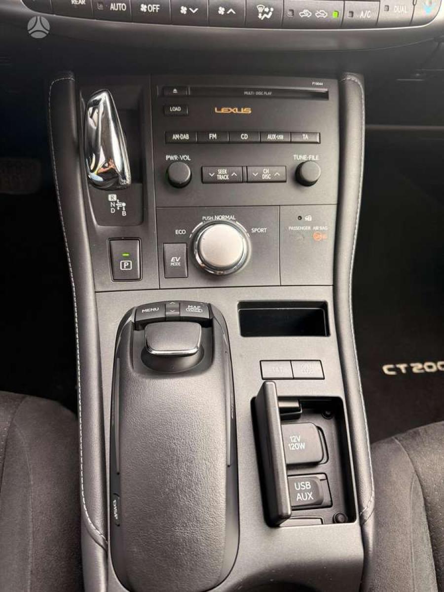 Black Lexus CT 200h 2011 in Vilnius, with an engine capacity of 1.80 L and mileage of 209 thousand km for 7999 €, photo 19 on AUTOMOTO.COM.LV
