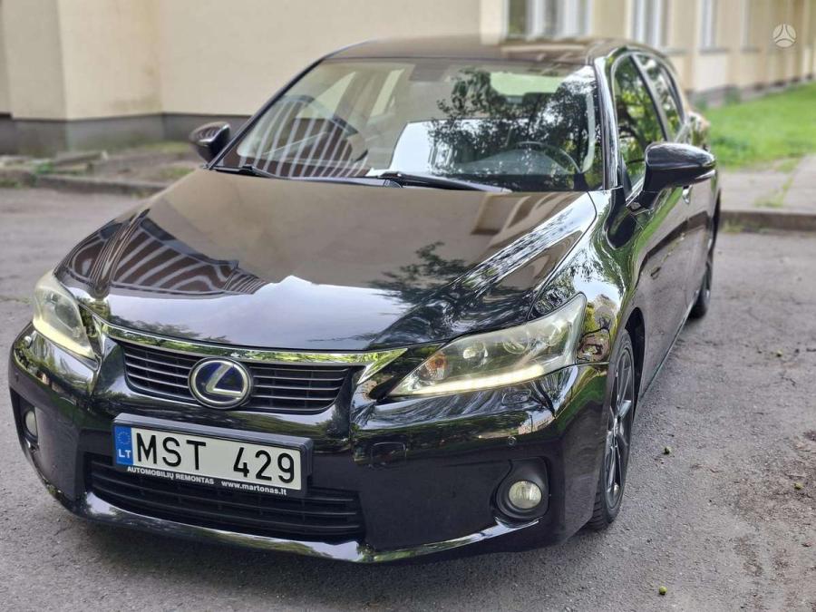 Melns Lexus CT 200h 2011 Viļņa, ar dzinēja tilpumu 1.80 L un nobraukumu 248 tūkst. km par 7300 €, foto 1 vietnē AUTOMOTO.COM.LV