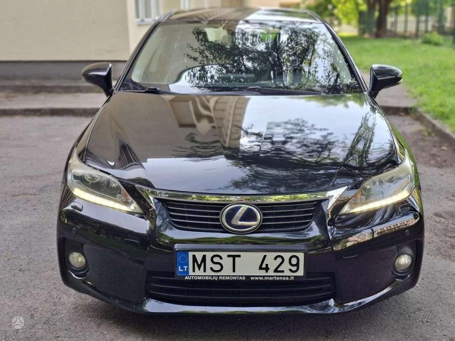 Melns Lexus CT 200h 2011 Viļņa, ar dzinēja tilpumu 1.80 L un nobraukumu 248 tūkst. km par 7300 €, foto 3 vietnē AUTOMOTO.COM.LV