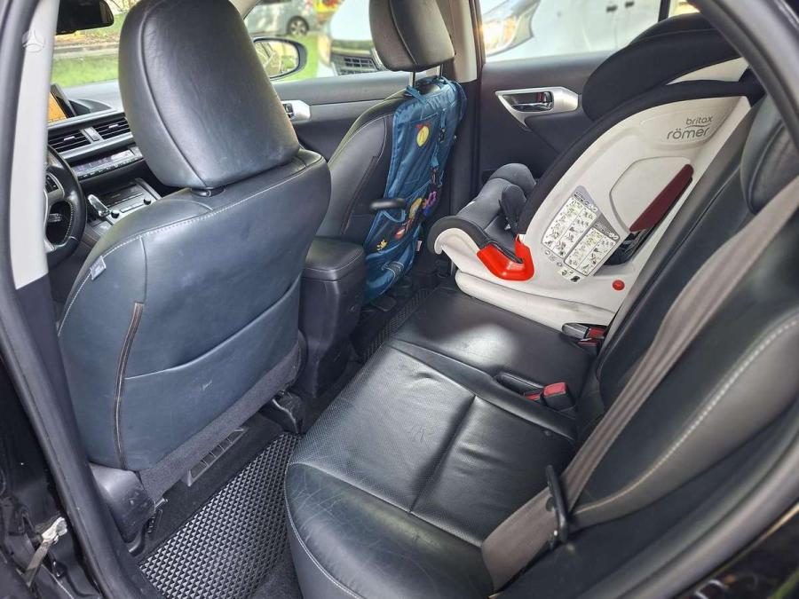 Melns Lexus CT 200h 2011 Viļņa, ar dzinēja tilpumu 1.80 L un nobraukumu 248 tūkst. km par 7300 €, foto 14 vietnē AUTOMOTO.COM.LV