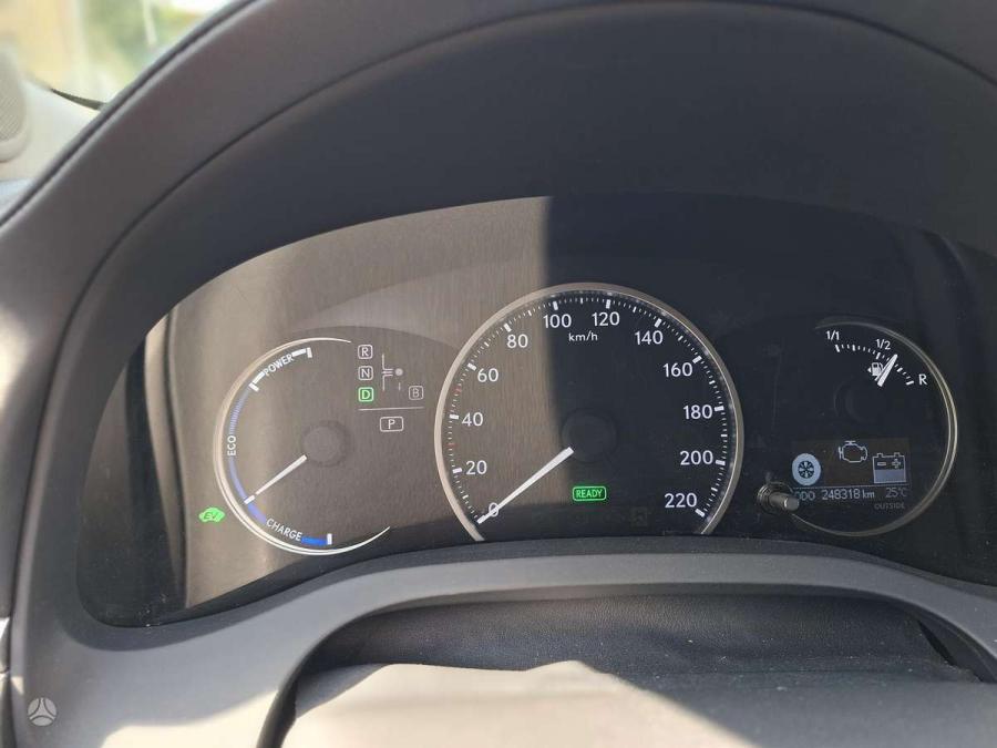 Melns Lexus CT 200h 2011 Viļņa, ar dzinēja tilpumu 1.80 L un nobraukumu 248 tūkst. km par 7300 €, foto 16 vietnē AUTOMOTO.COM.LV