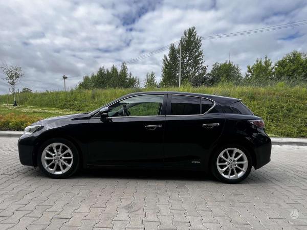 Melns Lexus CT 200h 2011 Viļņa, ar dzinēja tilpumu 1.80 L un nobraukumu 264 tūkst. km par 7999 €, foto 4 vietnē AUTOMOTO.COM.LV