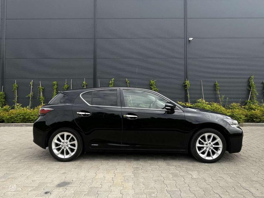 Melns Lexus CT 200h 2011 Viļņa, ar dzinēja tilpumu 1.80 L un nobraukumu 264 tūkst. km par 7999 €, foto 6 vietnē AUTOMOTO.COM.LV