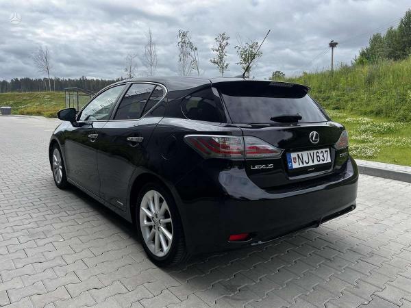 Melns Lexus CT 200h 2011 Viļņa, ar dzinēja tilpumu 1.80 L un nobraukumu 264 tūkst. km par 7999 €, foto 7 vietnē AUTOMOTO.COM.LV