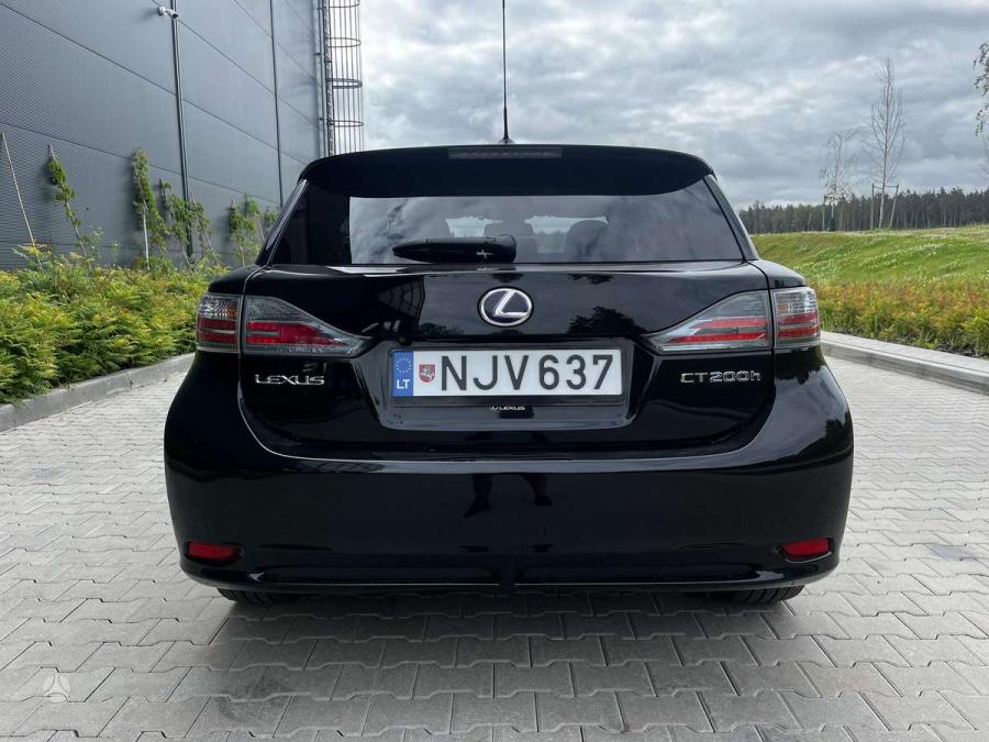 Melns Lexus CT 200h 2011 Viļņa, ar dzinēja tilpumu 1.80 L un nobraukumu 264 tūkst. km par 7999 €, foto 9 vietnē AUTOMOTO.COM.LV