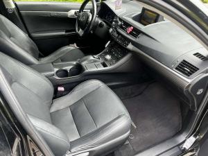 Melns Lexus CT 200h 2011 Viļņa, ar dzinēja tilpumu 1.80 L un nobraukumu 264 tūkst. km par 7999 €, foto 12 vietnē AUTOMOTO.COM.LV