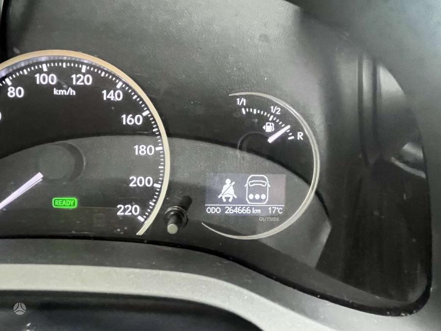 Melns Lexus CT 200h 2011 Viļņa, ar dzinēja tilpumu 1.80 L un nobraukumu 264 tūkst. km par 7999 €, foto 16 vietnē AUTOMOTO.COM.LV