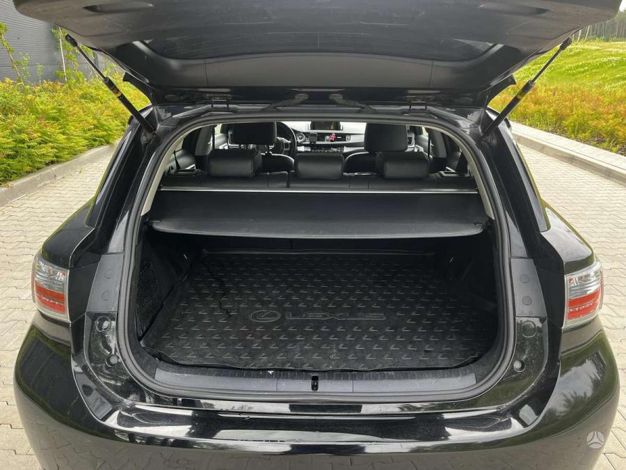 Melns Lexus CT 200h 2011 Viļņa, ar dzinēja tilpumu 1.80 L un nobraukumu 264 tūkst. km par 7999 €, foto 21 vietnē AUTOMOTO.COM.LV