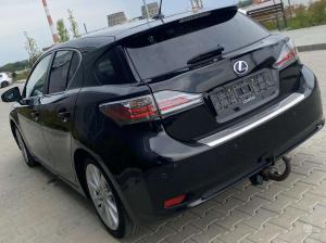 Black Lexus CT 200h 2011 in Vilnius, with an engine capacity of 1.80 L and mileage of 193 thousand km for 7999 €, photo  on AUTOMOTO.COM.LV
