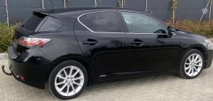 Black Lexus CT 200h 2011 in Vilnius, with an engine capacity of 1.80 L and mileage of 193 thousand km for 7999 €, photo 8 on AUTOMOTO.COM.LV