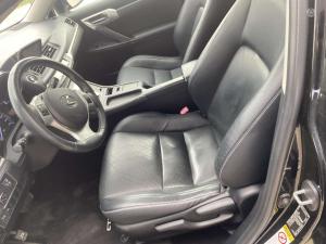 Black Lexus CT 200h 2011 in Vilnius, with an engine capacity of 1.80 L and mileage of 193 thousand km for 7999 €, photo 13 on AUTOMOTO.COM.LV